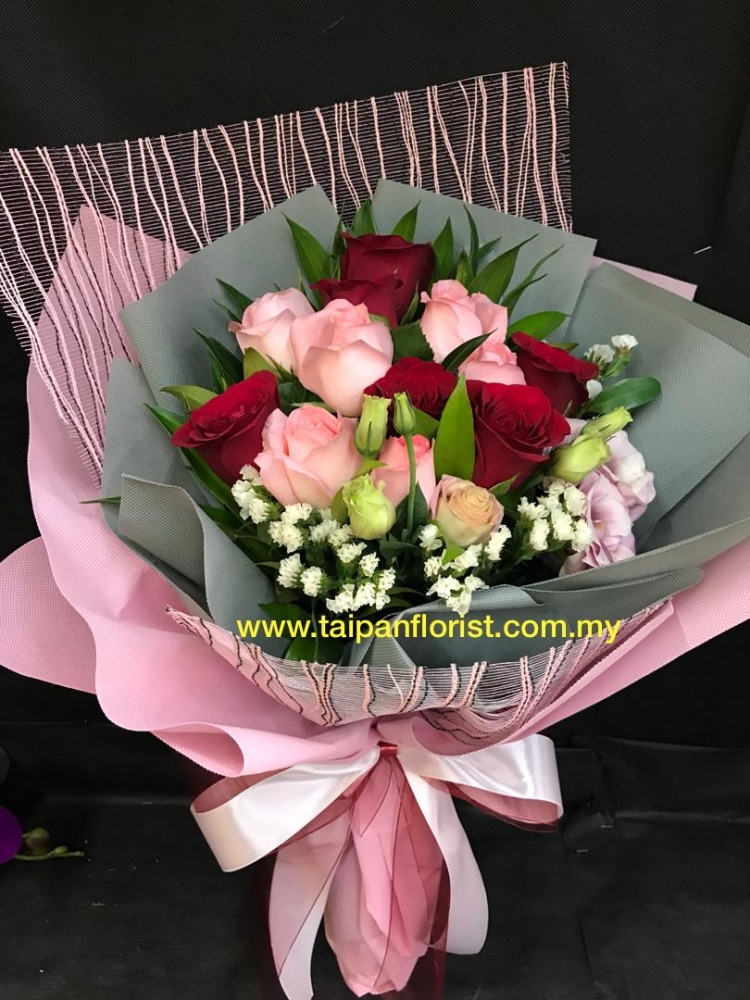 HB094 - 6 Red & 6 Pink Roses | Taipan Florist